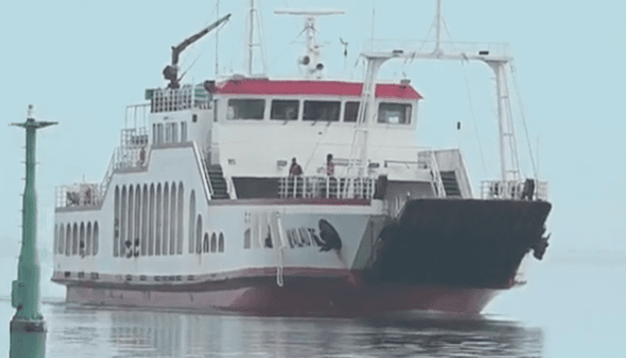 Fijian navy intercepts Tongan vessel, seizes weapons - Kaniva Tonga News